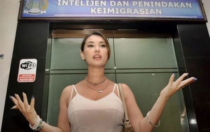 ‘AV 여왕’ 오자와 마리아, 인니 방문 논란… 아니스에게 ‘덫’ 될까 - 인니투데이